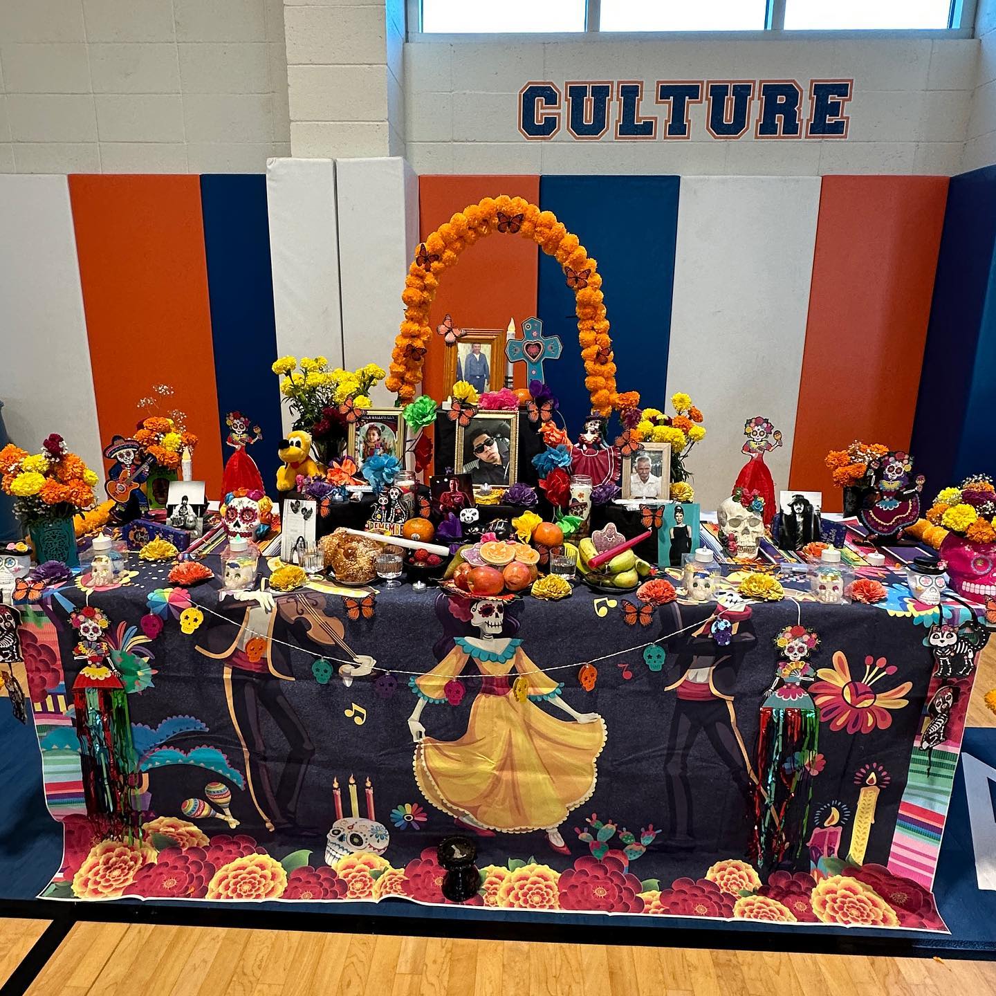 Weekly roundup: OC schools celebrate Día de los Muertos, Sunburst Youth ...